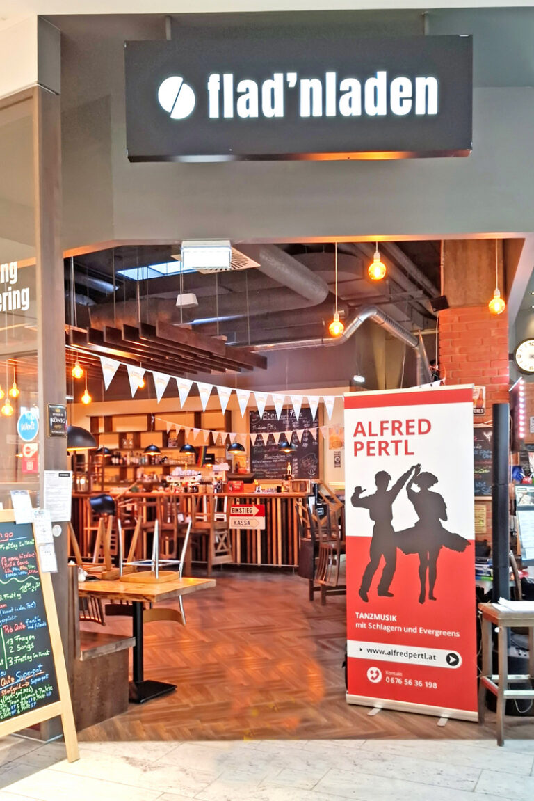 Beste Tanzstimmung im flad’nladen in Wien – ALFRED PERTL Livemusik und DJ